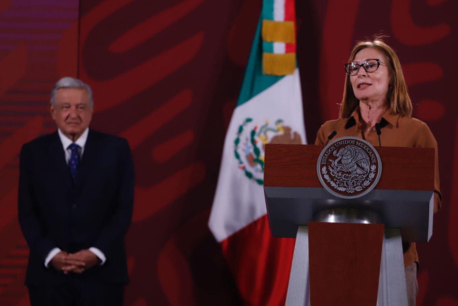 Tatiana Clouthier renunció y su legado fueron los mejores memes - Revuelta